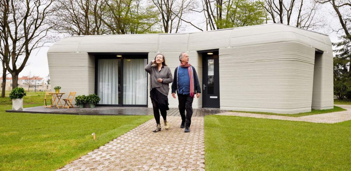First resident of 3D-printed concrete house in Eindhoven receives key ...